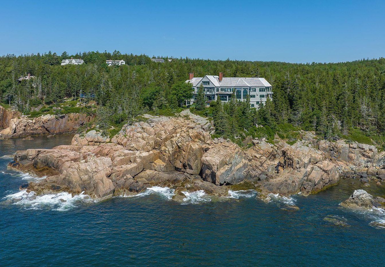 The 5 laundry habits that shorten clothing life, according to Laundry ...